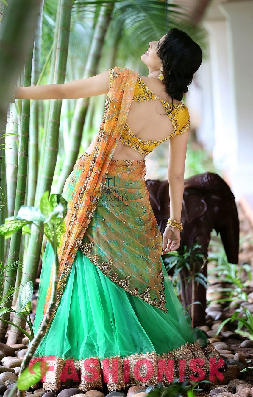 101 Saree Poses: A New Twist on Traditional Glamour - Fashionisk